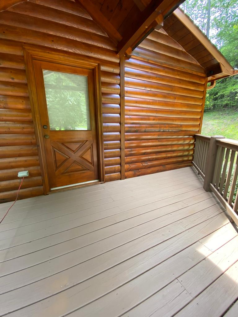 Cabin and Deck Staining in Blue Ridge, Georgia | Lopez Painting